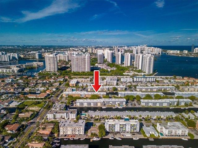 3551 NE 169th St Apt 301, North Miami Beach, FL 33160