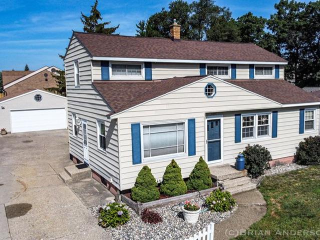 3551 Parkland Ave SW, Wyoming, MI 49509