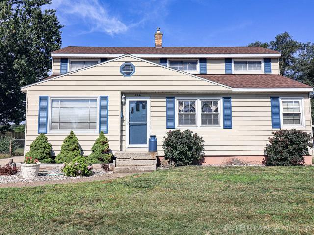3551 Parkland Avenue