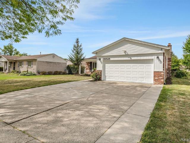 35525 Connecticut Drive