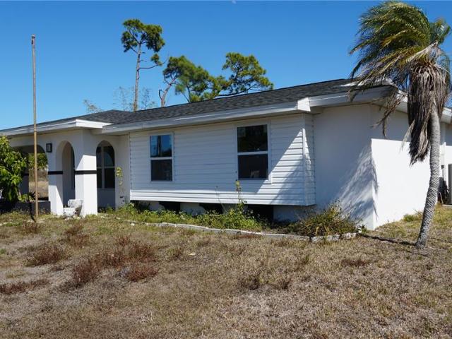 3552 Middletown St, Port Charlotte, FL 33952 | MLS #O6385 | Compass