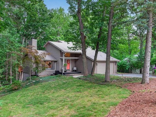 3552 Lookout Pt, Traverse City, MI 49686