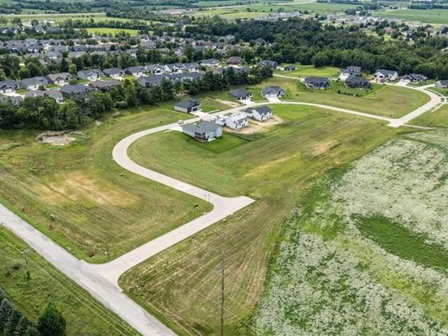 3553 McLain Way, Hiawatha, IA 52233