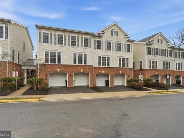 3553 Huntley Manor Ln, Alexandria, VA 22306
