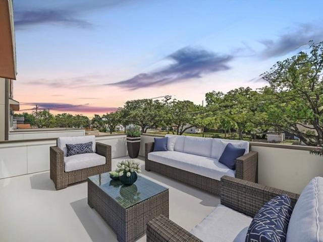 355 Cavalcade St, Houston, TX 77009