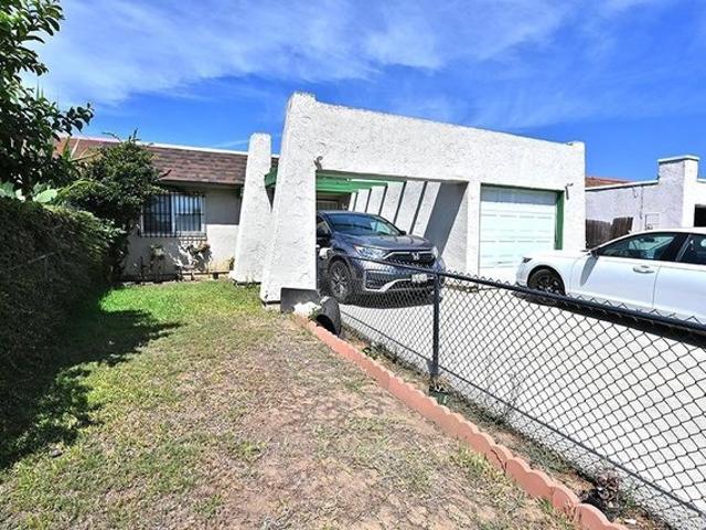 355 Calle Mariposa, Oceanside, CA 92057
