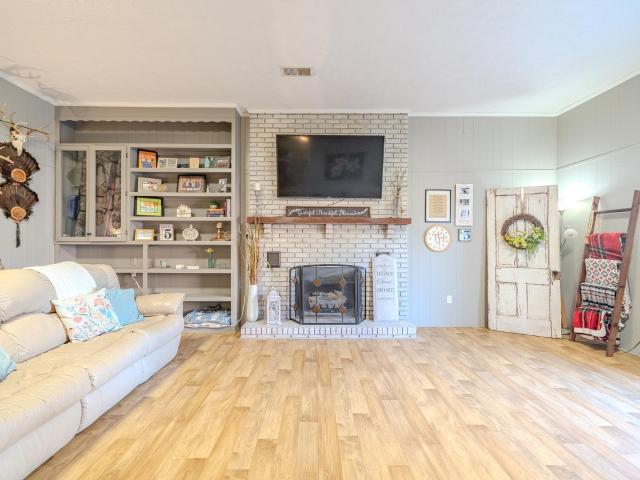 355 Central Ave, Savannah, TN 38372 | MLS #10215 | Compass
