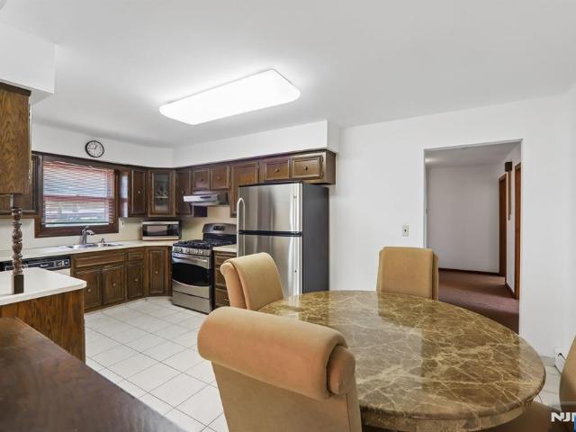 355 Chestnut Avenue