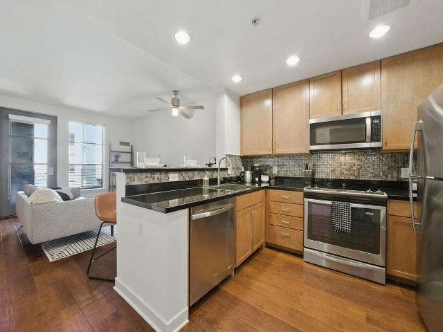 355 Berry Street Studio Apartment for Rent at 355 Berry St #1224043P, San Francisco, CA 94158 South Beach