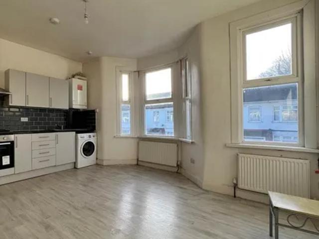 355 Dersingham Avenue, London, E12 6JX, United Kingdom | 2 bed apartment for rent #139333287 | Rentberry