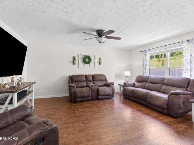 355 Eagle Bluff Rd