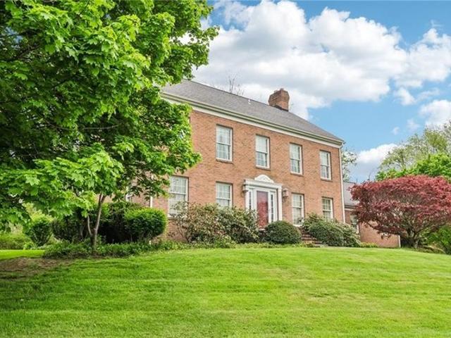 355 James St, New Wilmington, PA 16142