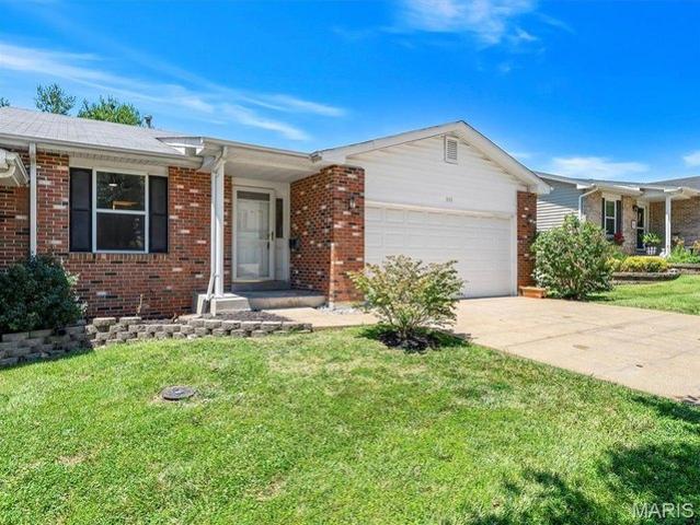 355 Oak Ridge Pkwy, Arnold, MO 63010