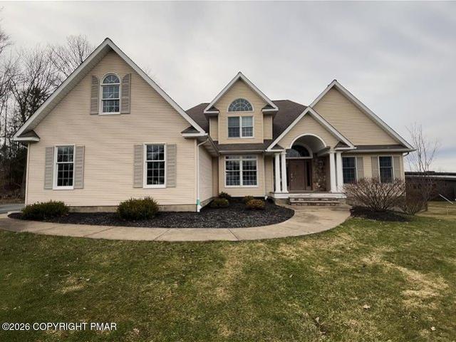 355 Lake Point Ave, Aston, PA 18407