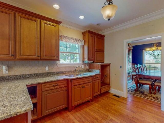 355 Leatha Lane NW