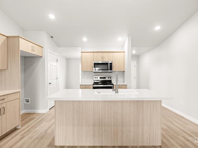 355 N Tideberry Ave