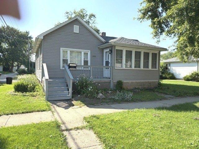 355 N Walnut St, Manteno, IL 60950