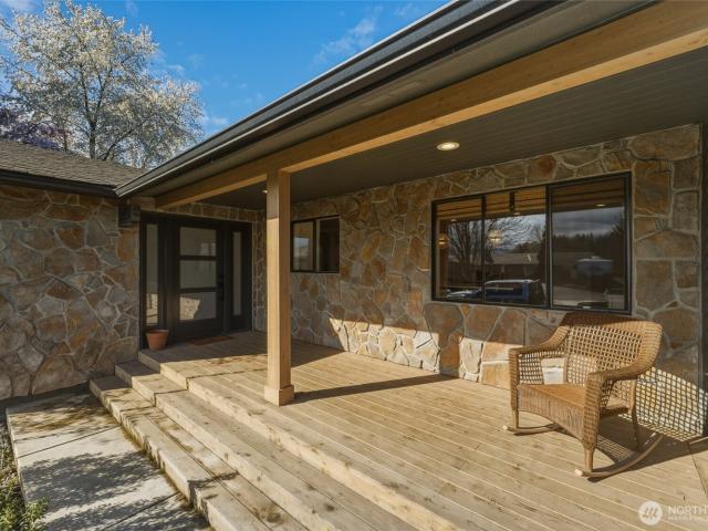 355 SE Highland Park Drive
