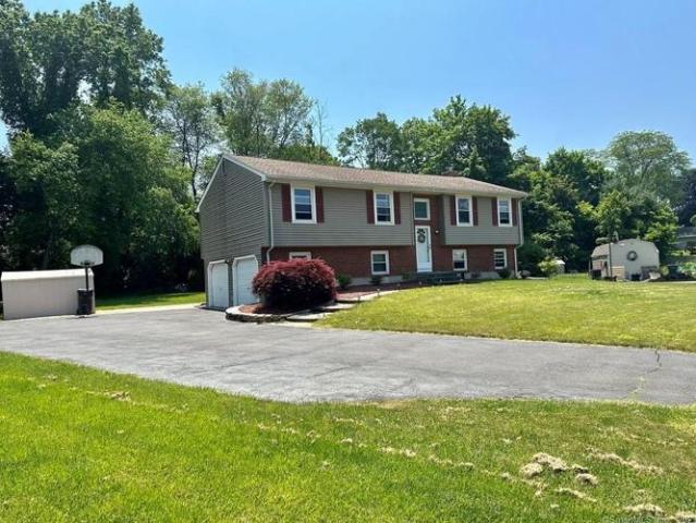 355 Redwood Ln, Cheshire, CT 06410