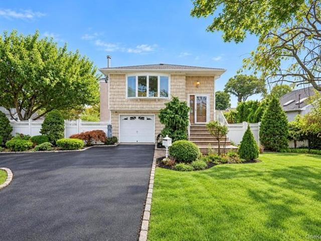 355 W Islip Blvd, West Islip, NY 11795