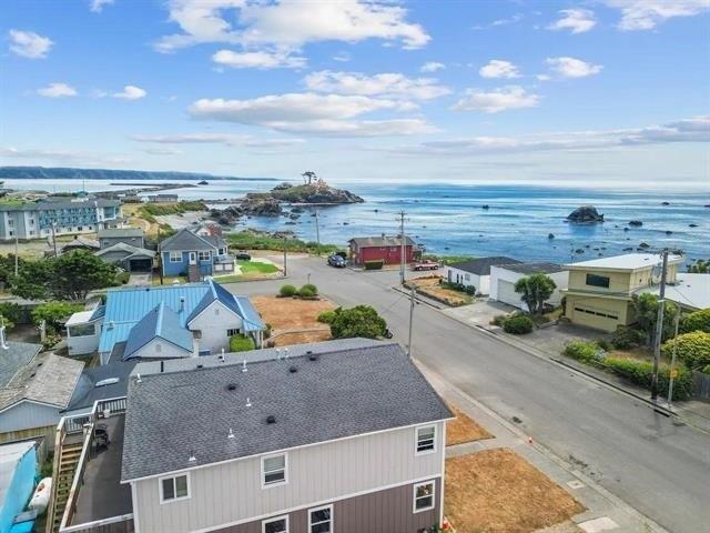 355 Wendell St, Crescent City, CA 95531