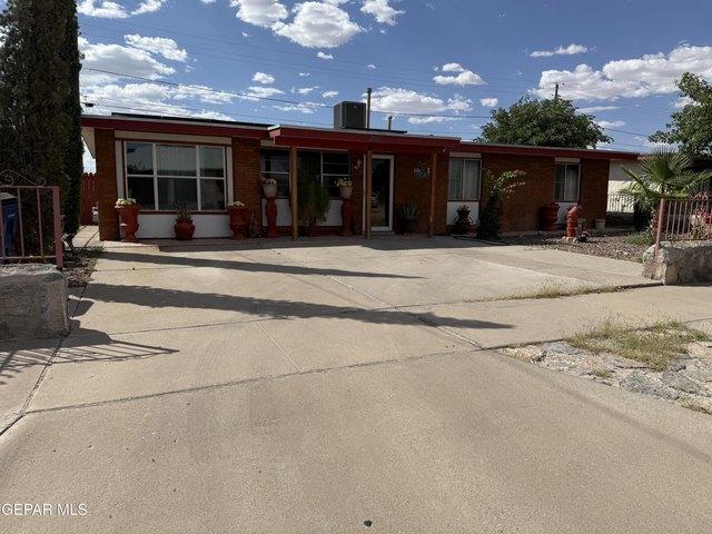 355 Valle Sereno Dr, El Paso, TX 79907