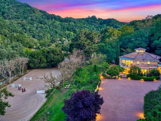 35655 Palomares Rd, Castro Valley, CA 94552