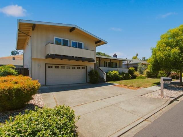 3565 Meadowbrook Dr, Napa, CA 94558
