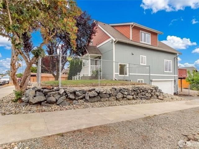 3565 E M St, Tacoma, WA 98404