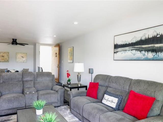 3565 Linden Ave, Long Beach, CA 90807
