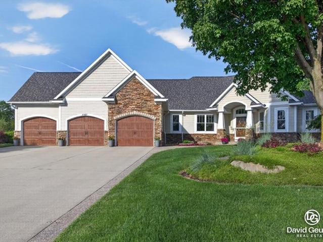 3567 Elk Ct, Zeeland, MI 49464