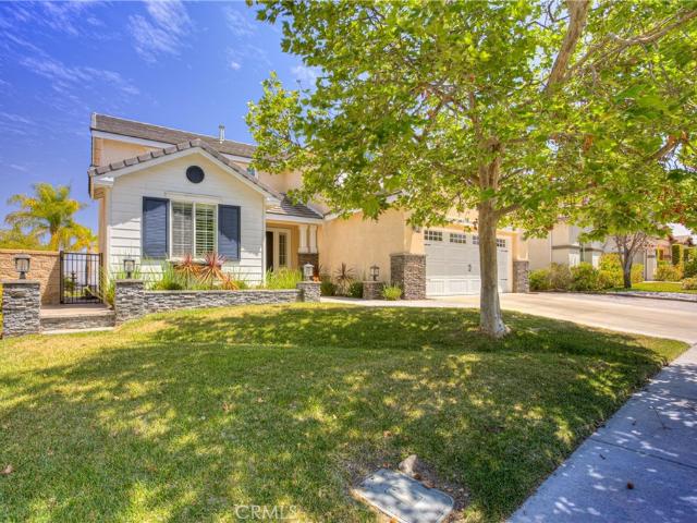 35682 Peppermint Pl, Murrieta, CA 92562 | MLS #SW26090 | Compass