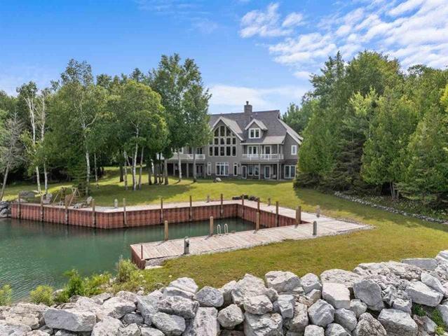 35685 S Charles Rd, Drummond Island, MI 49726