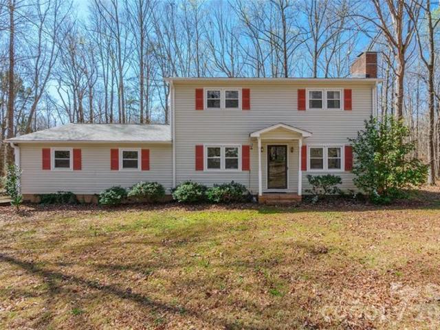 3568 Briarcliff Acres Dr, Lincolnton, NC 28092