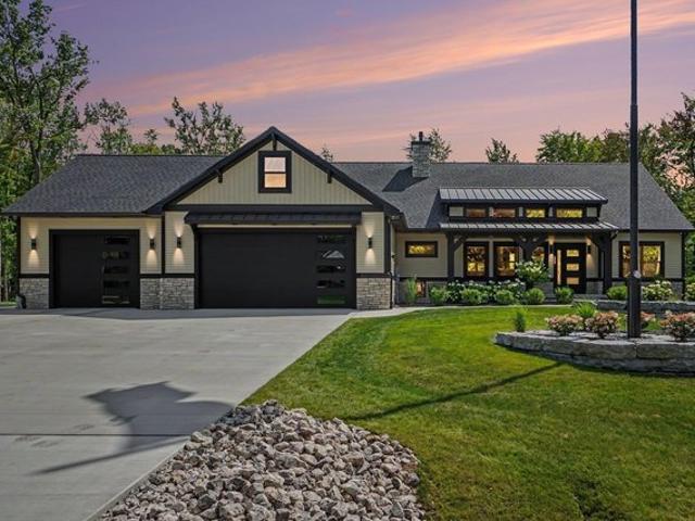 3568 E Douglas Dr, Midland, MI 48642