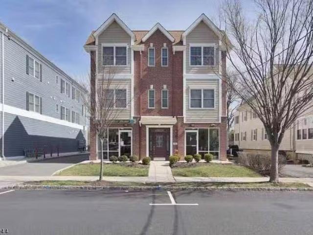 35602012 14 Elmer St #3b