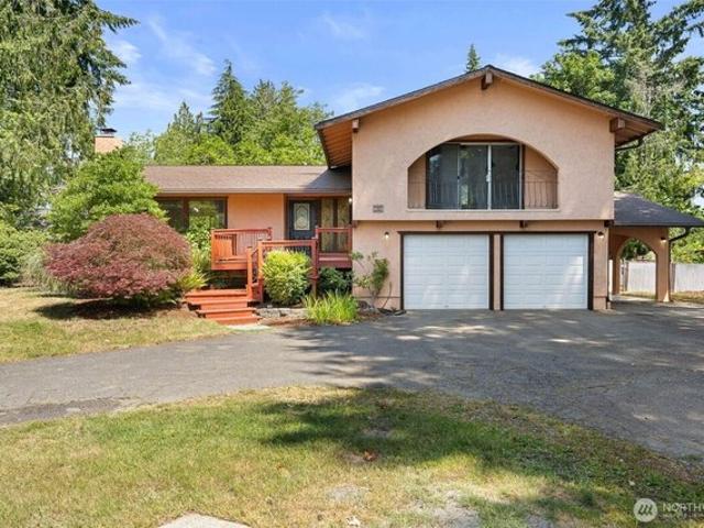 3560 NE Arrowhead Dr, Bremerton, WA 98311