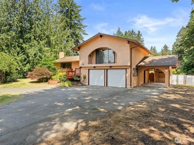 3560 NE Arrowhead Dr, Bremerton, WA 98311