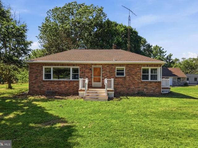 3560 Raintree Rd, York, PA 17404