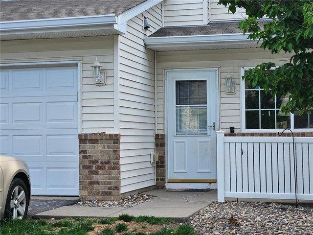 3560 Sterling Heights Dr Unit B, River Falls, WI 54022