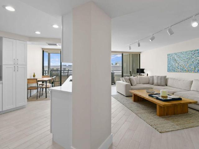 3560 S Ocean Boulevard, 907, South Palm Beach, FL