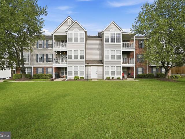 3560 Sherbrooke Circle # 302