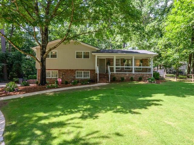 3560 Valley Cir, Vestavia Hills, AL 35243
