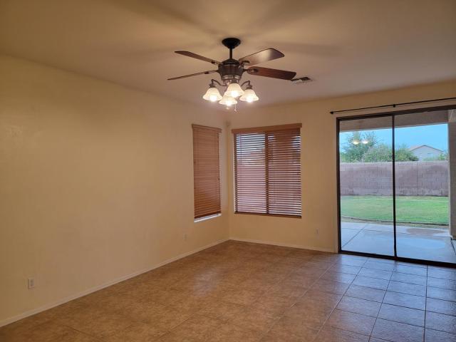 3562 E Meadowview Drive