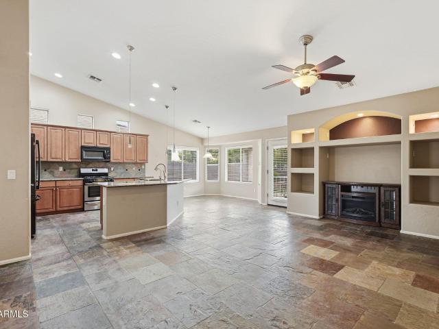 3562 e red oak lane