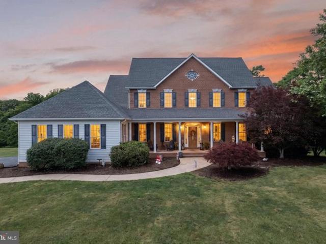 356 Chimney Cir, Middletown, VA 22645