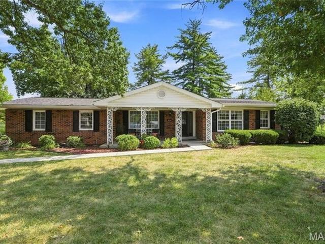 356 Elmcrest Dr, Ballwin, MO 63011