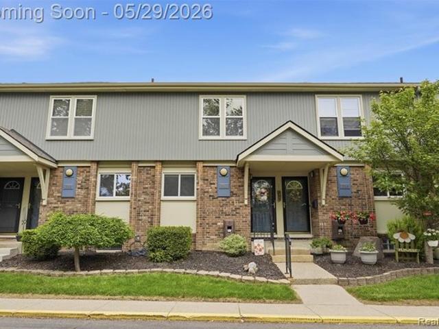 356 Hartman Ln, Saline, MI 48176