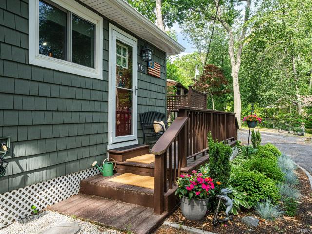 356 Oakleigh Avenue 16
