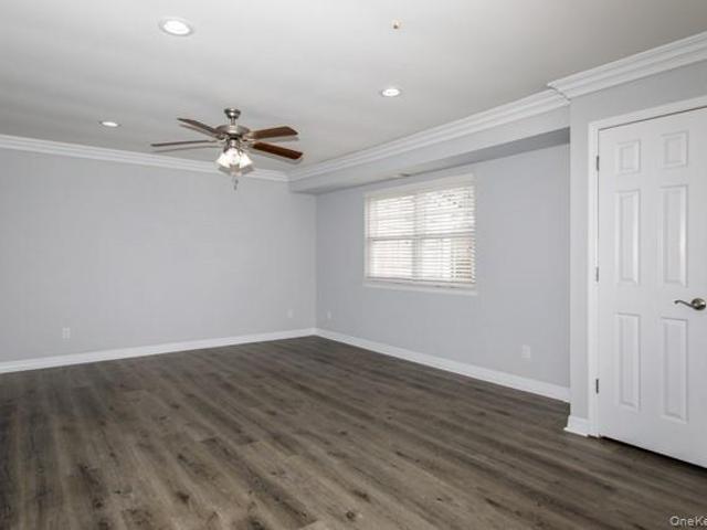 356 Lake Pointe Dr, Unit 356, Middle Island, NY 11953 | MLS #941249 | Compass